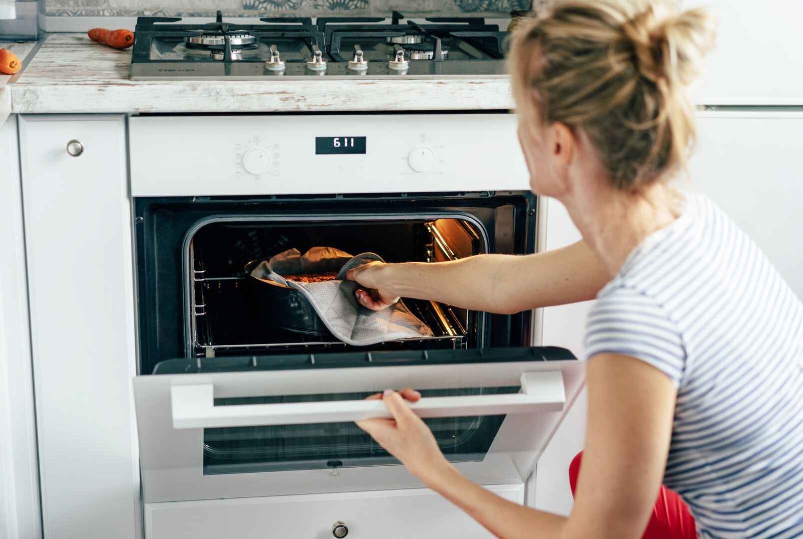 15 Oven Cleaning Hacks That Easily Work